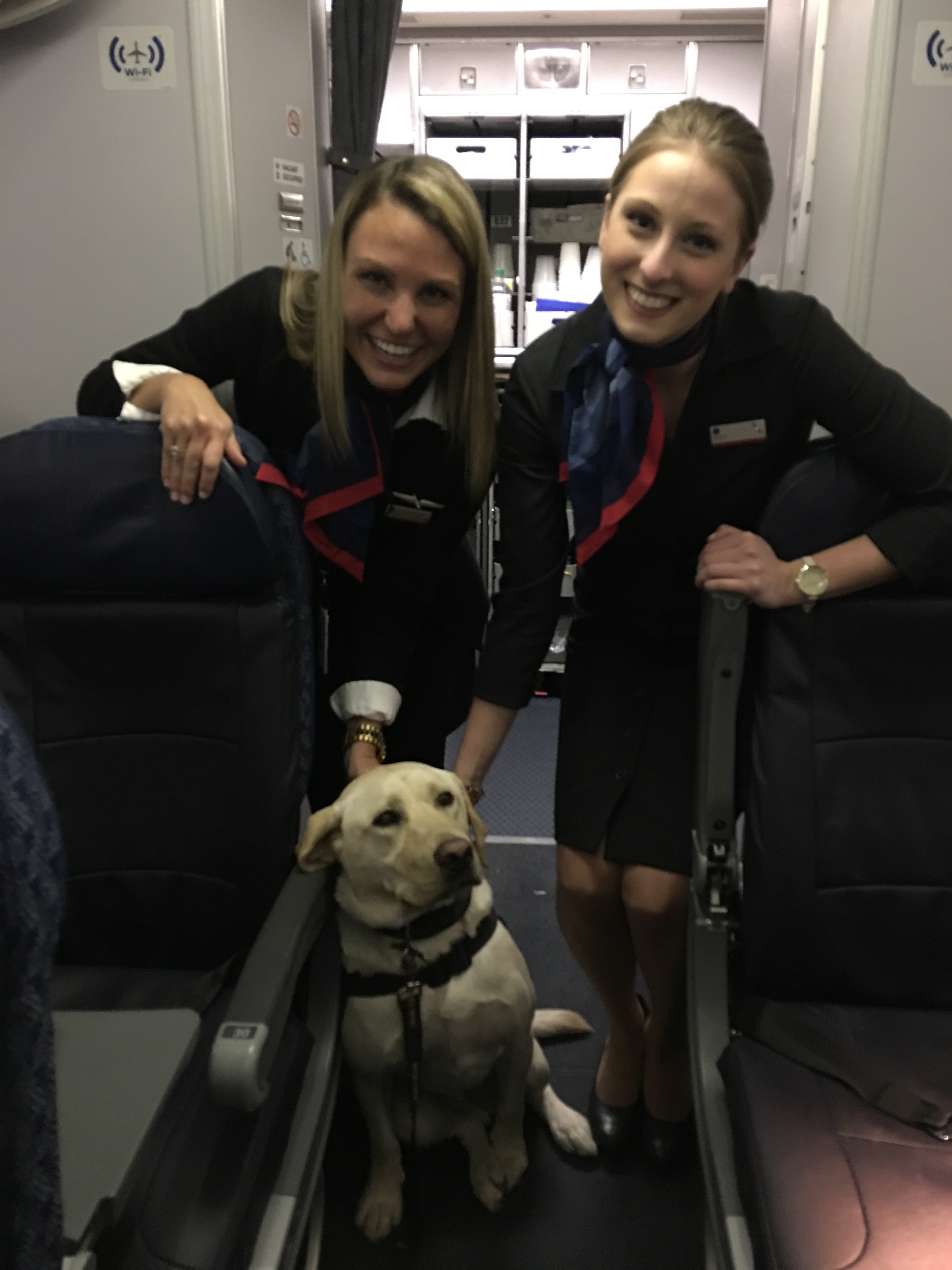Weekend Edition: I Heart These Flight Attendants